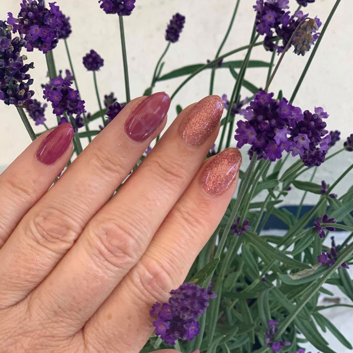Shellac® negle | Få perfekte negle uden mærker hos Mekini i Aalborg
